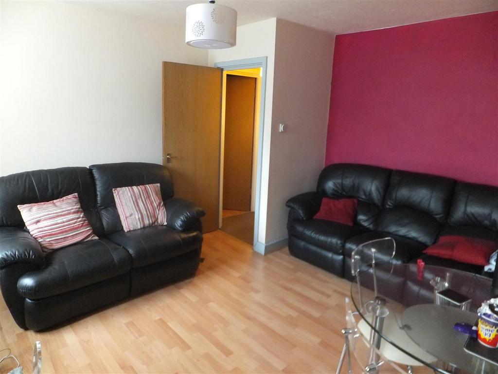 Melmerby Court, Eccles New Road, Salford 2 bed apartment - £950 pcm (£ ...