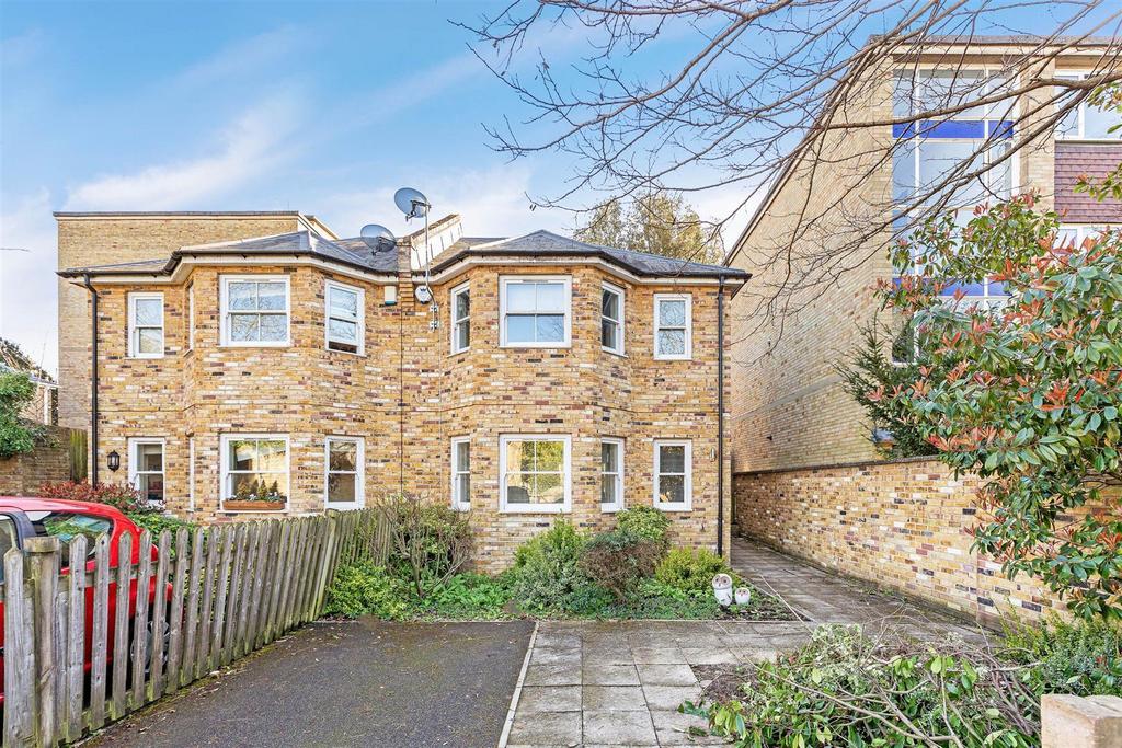 St. John's Avenue, Putney 2 bed house - £825,000
