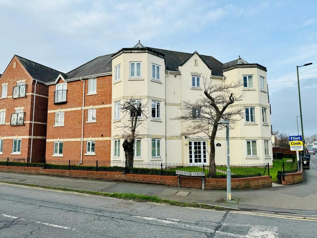 Ryeland Street, Hereford, HR4 2 bed flat - £160,000