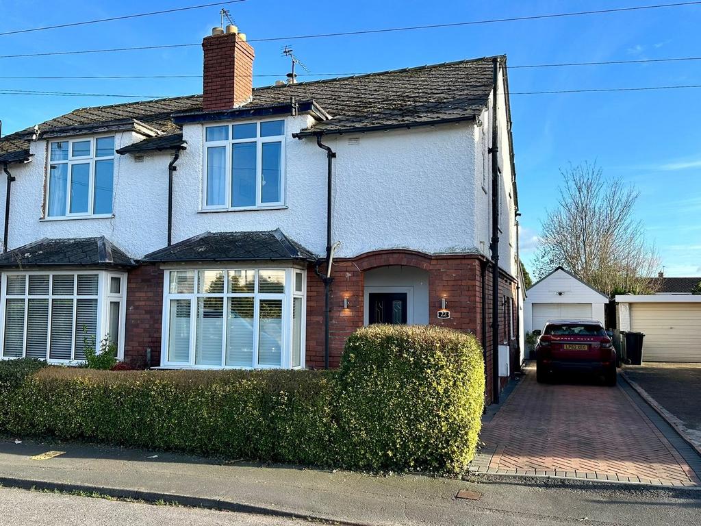 Moor Park Road, Hereford, HR4 3 bed semi-detached house - £379,500