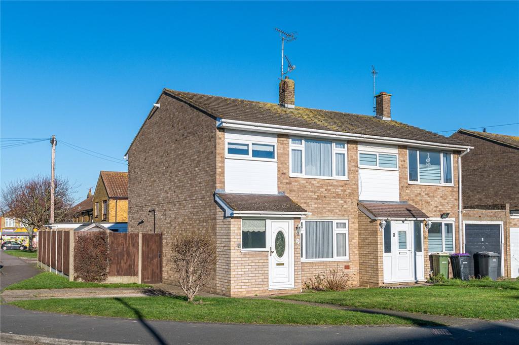 Conway Avenue, Great Wakering, Essex... 3 bed semi-detached house - £ ...