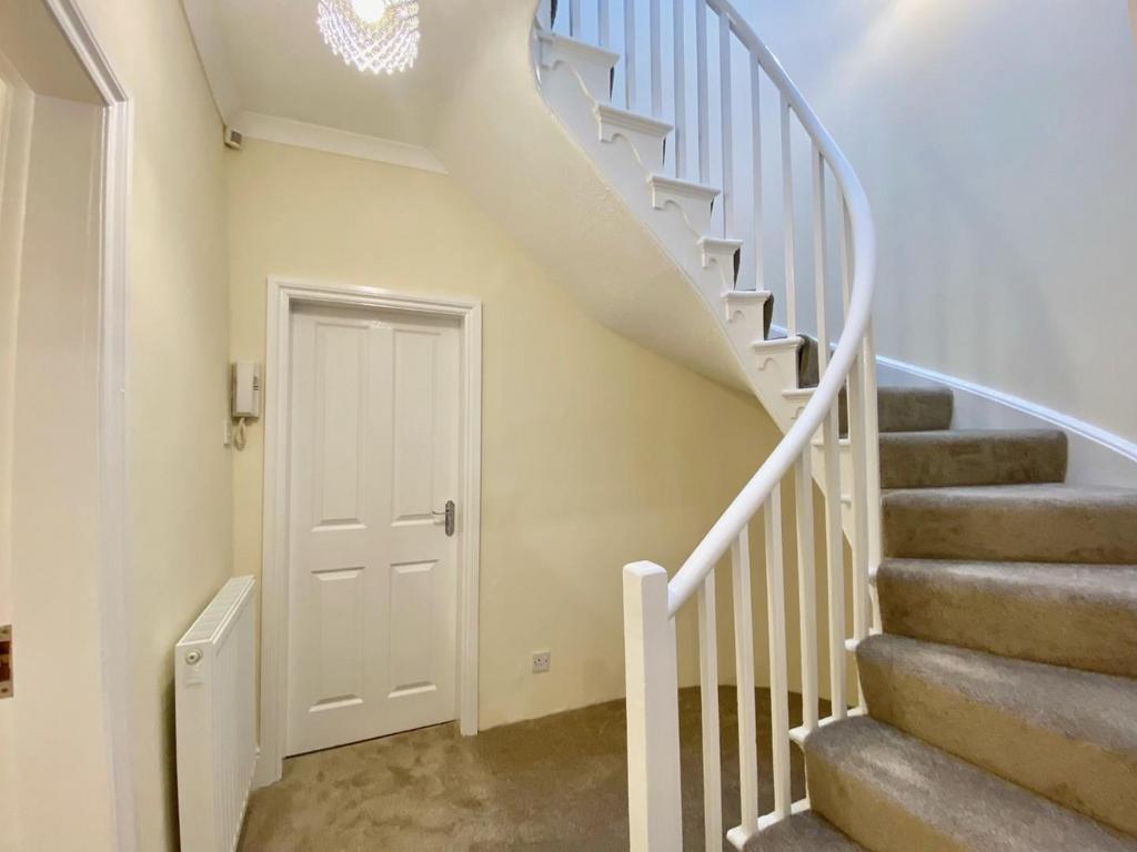 Feasegate, York 2 bed house to rent - £1,250 pcm (£288 pw)