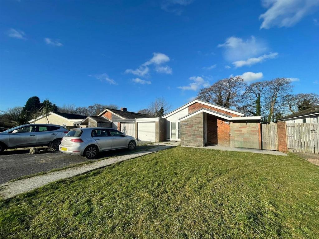 Glan Morfa, Ferryside 3 bed detached bungalow for sale - £240,000