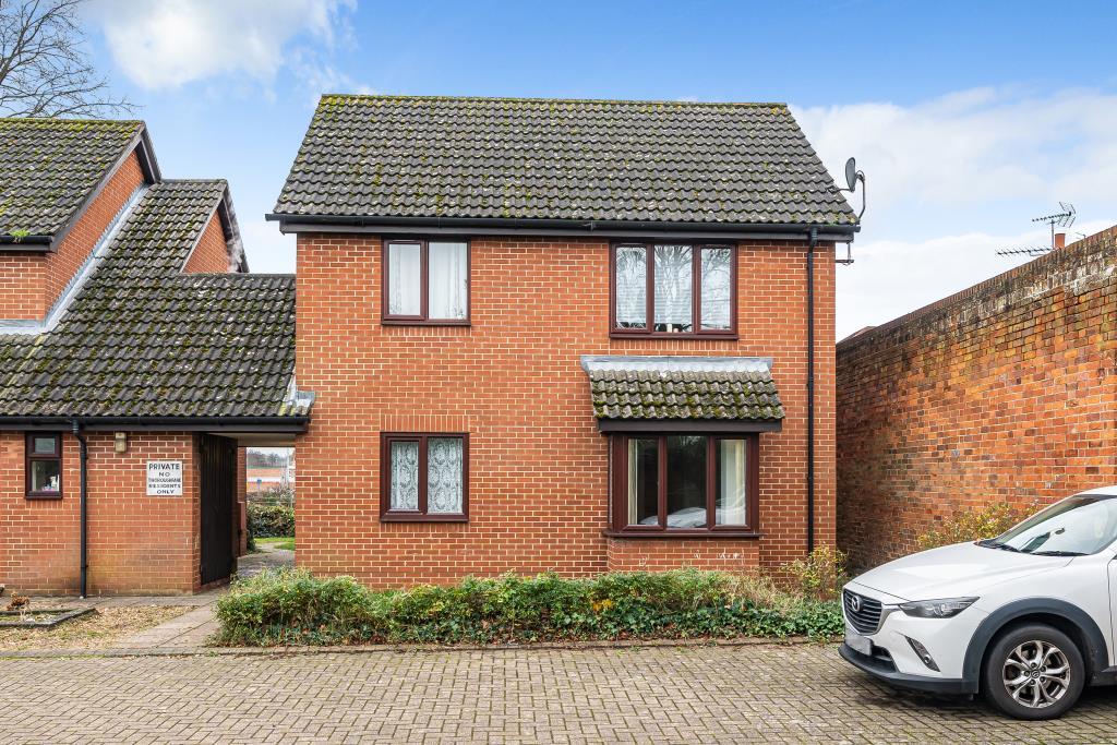 Newbury, Berkshire, RG14 1 bed flat - £160,000