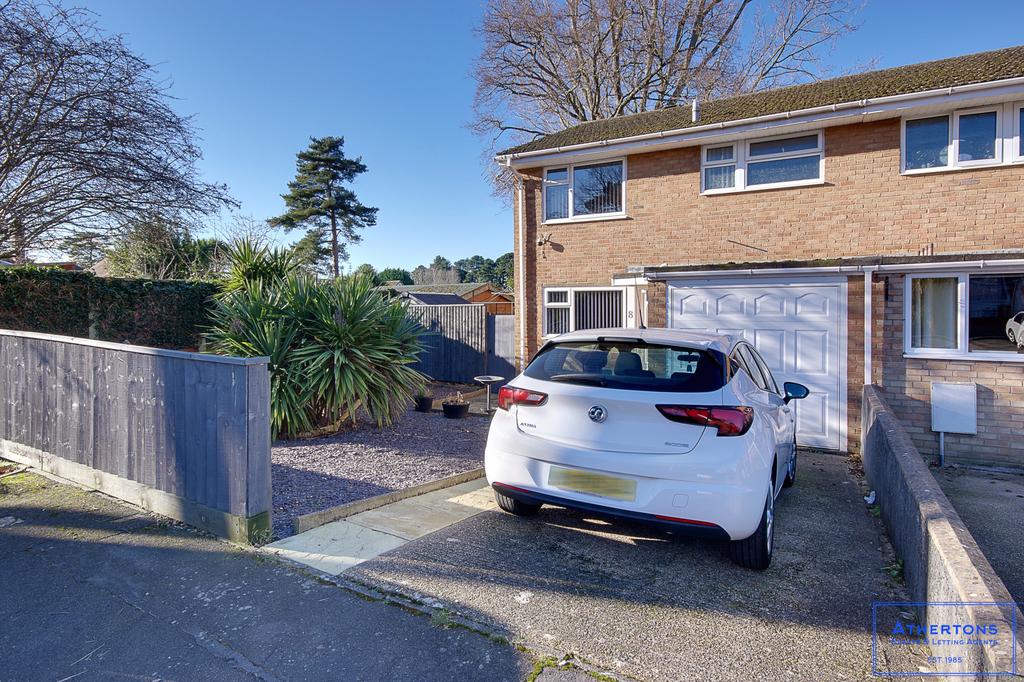Bexington Close, Bournemouth, BH11 3 bed semi-detached house - £345,000
