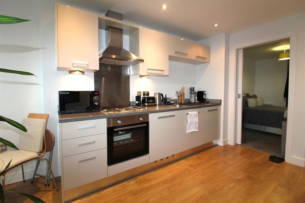Echo Central Two, Leeds 1 bed apartment - £75,000