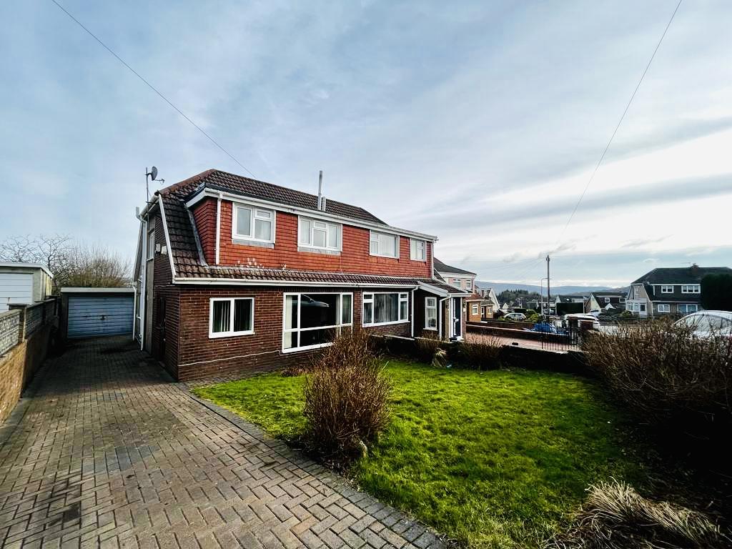 Heolgerrig, Merthyr Tydfil CF48 3 bed semi-detached house - £240,000