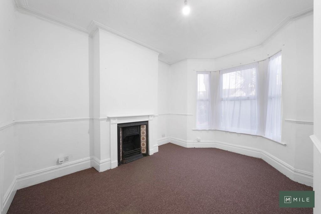 St. Johns Avenue, London NW10 2 bed flat - £350,000