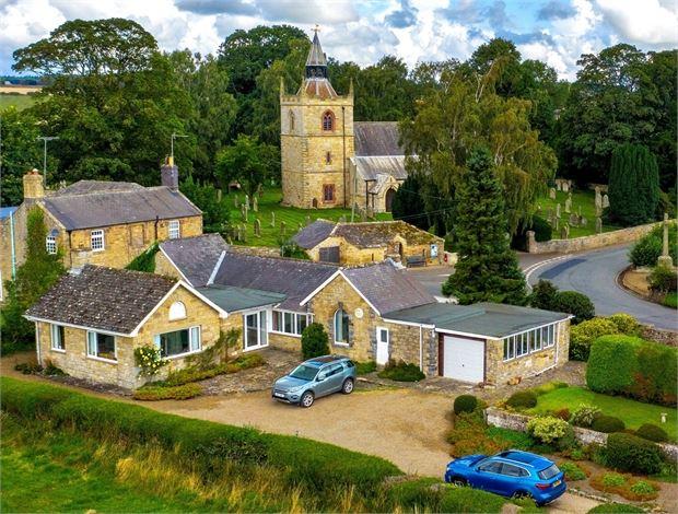 Chollerton, Hexham NE46 3 bed detached bungalow - £395,000