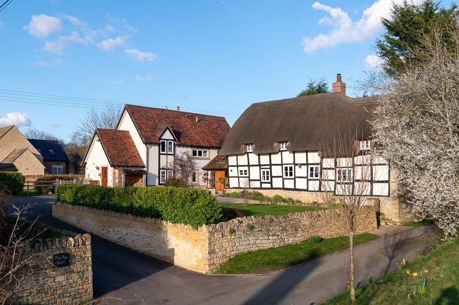 Manor Lane, Bredons Norton, Tewkesbury 4 bed detached house - £900,000