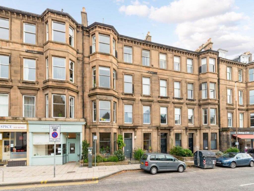 Montagu Terrace, Inverleith, Edinburgh 2 bed flat - £1,595 pcm (£368 pw)