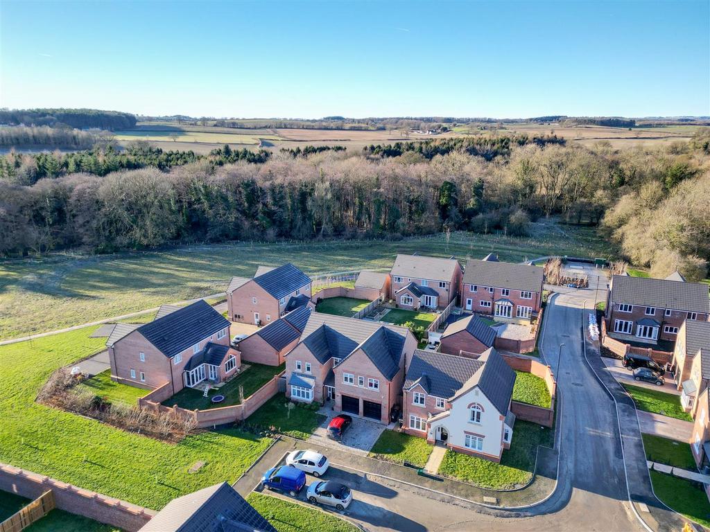 Bishopton Place, Ripon 6 bed detached house - £650,000