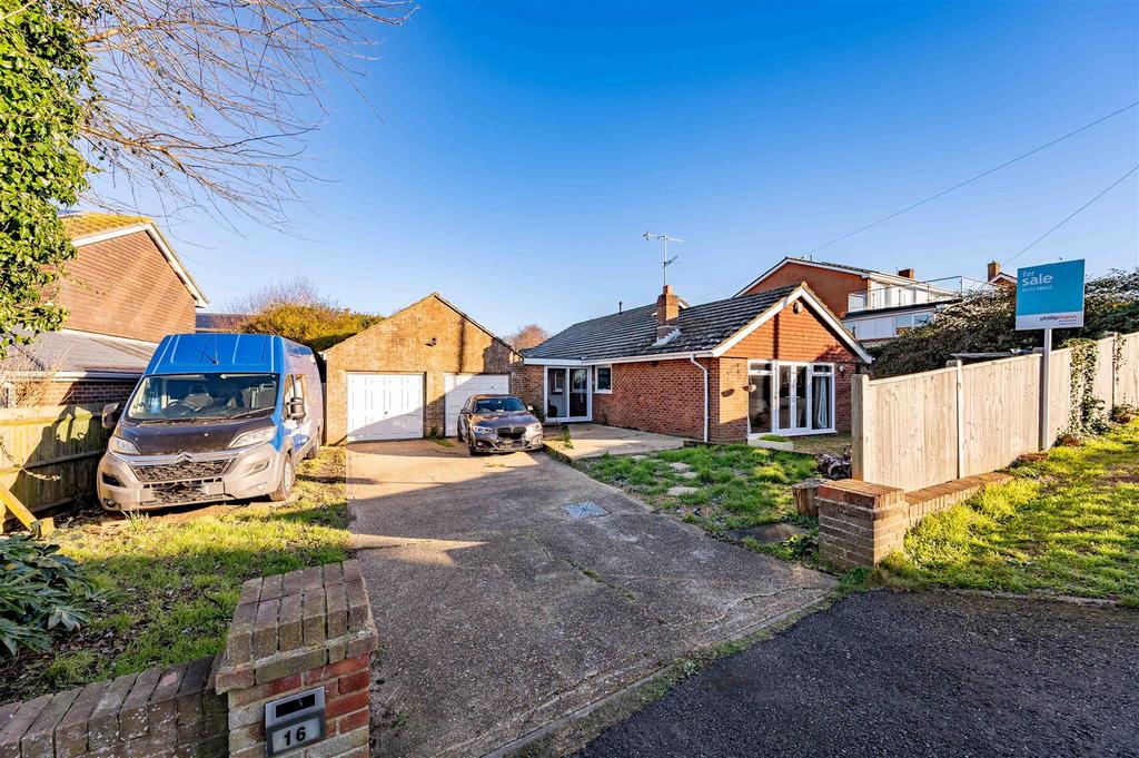 Rustic Road, Peacehaven 4 bed detached bungalow - £424,950