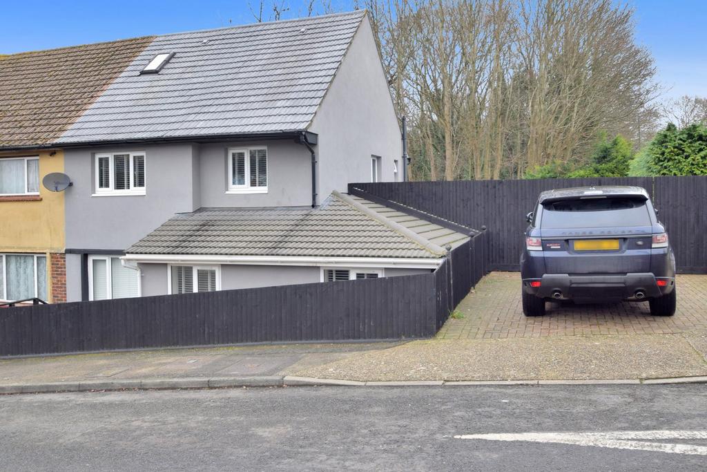 Goad Avenue, Lordswood, ME5 4 bed semi-detached house - £425,000