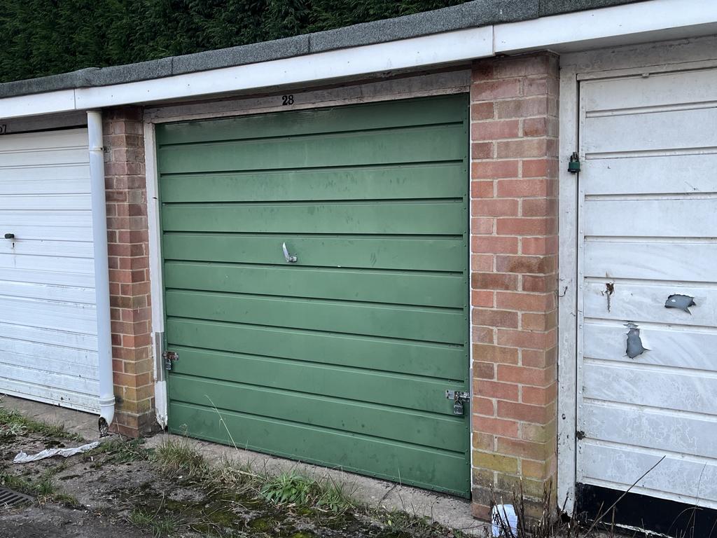 Wilkinson Close, Sutton Coldfield Garage - £75 pcm (£17 pw)