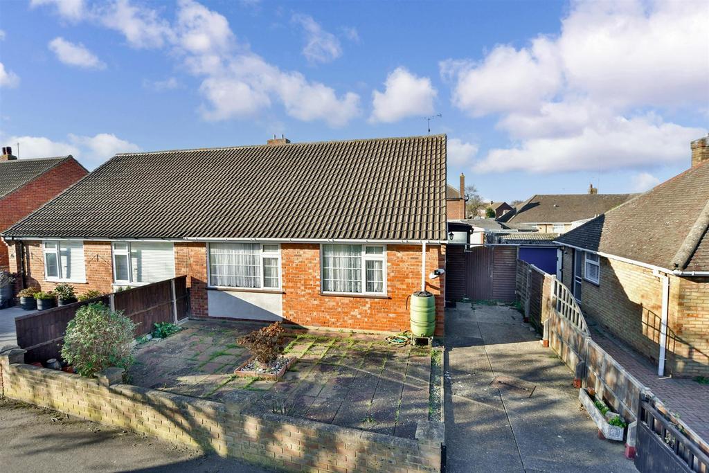 Dignals Close, Rainham, Gillingham, Kent 2 bed semi-detached bungalow ...