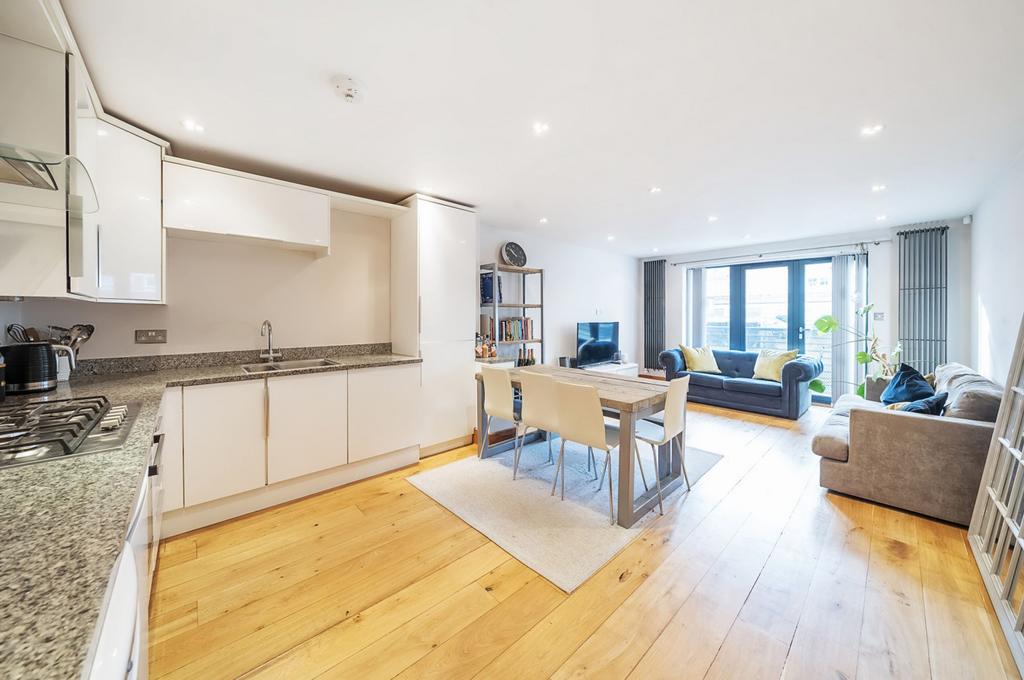 Decima Street, SE1 1 bed flat - £450,000