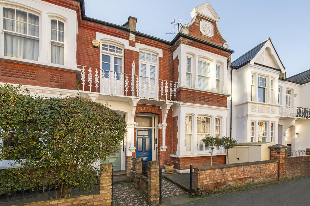 Chelverton Road, London 2 bed flat - £835,000