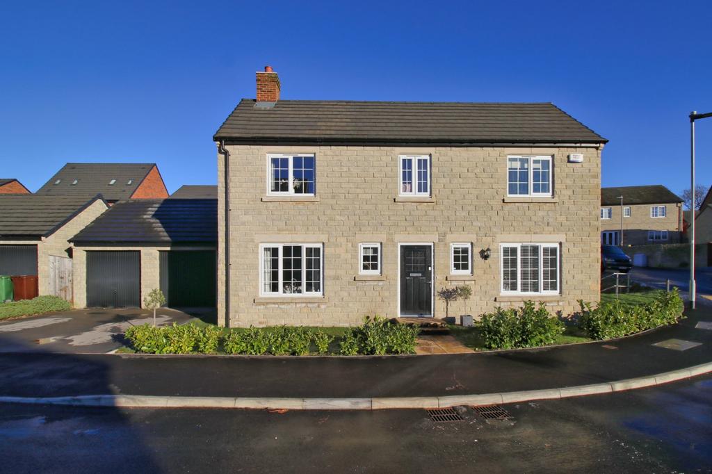 Moseley Beck Drive, Cookridge, Leeds... 4 bed detached house - £525,000