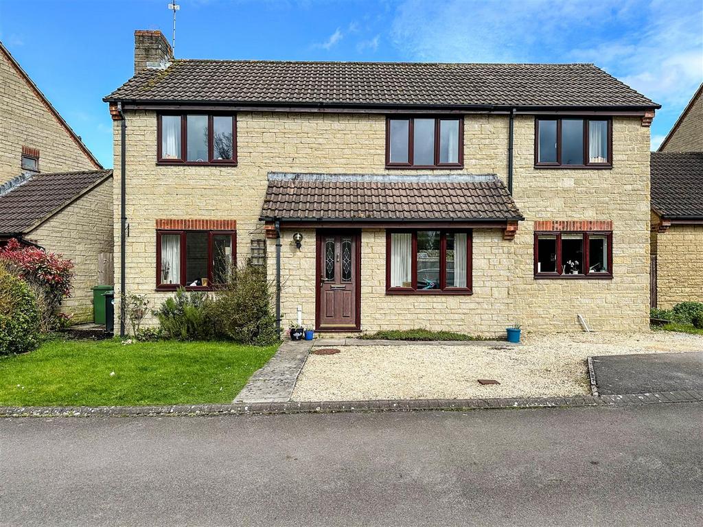 Ron Golding Close, Malmesbury 4 bed detached house for sale - £575,000