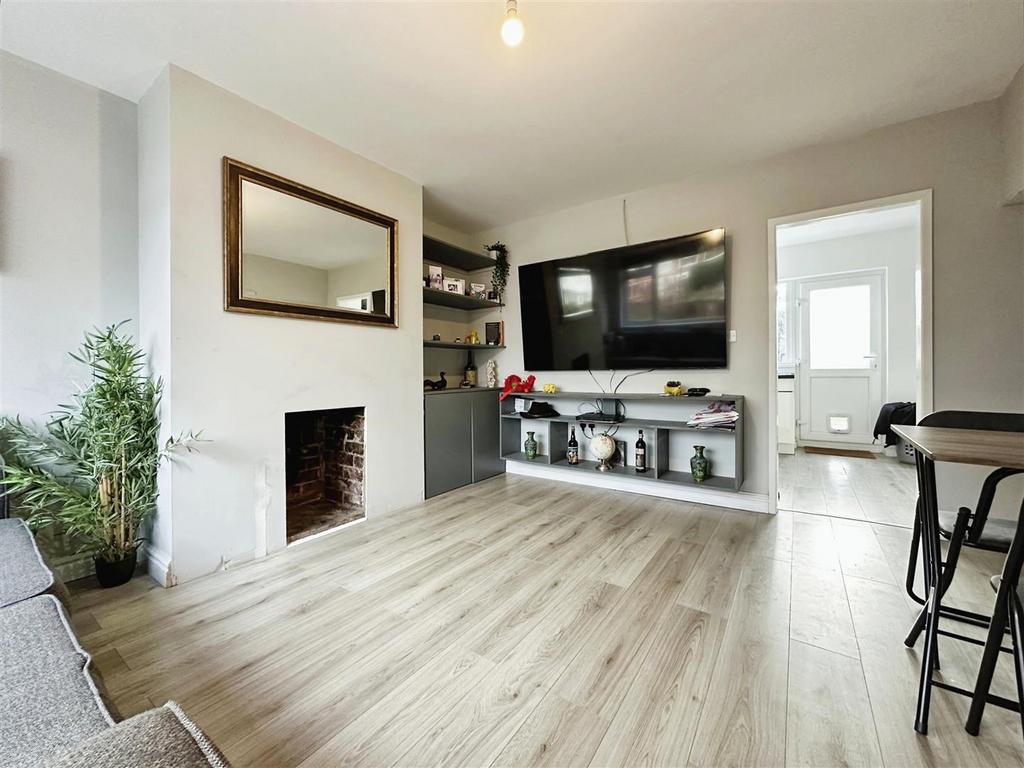 Sutton Road, Hull HU6 3 bed terraced house for sale - £140,000