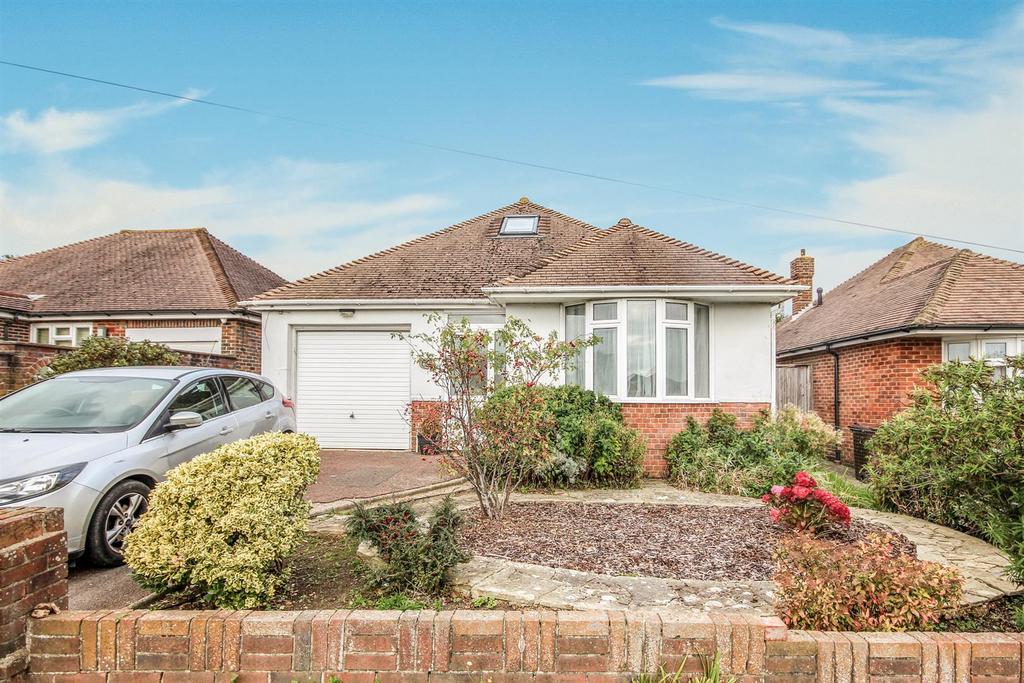 Green Ridge, Westdene, Brighton 3 bed detached bungalow to rent - £ ...