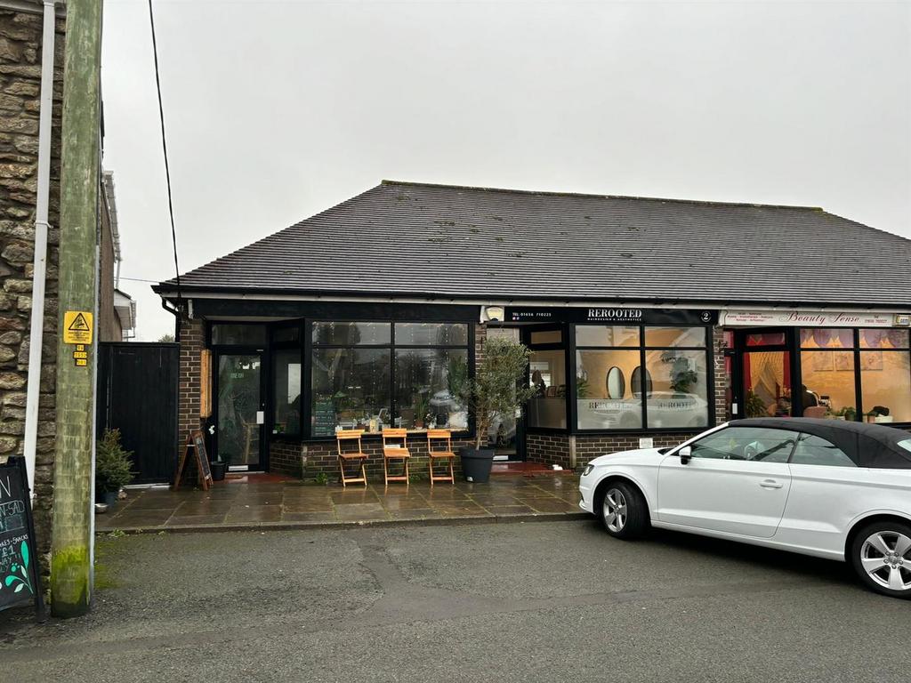 Small Lock-Up Retail Unit, 2 Lewis... Retail property (high street) - £ ...