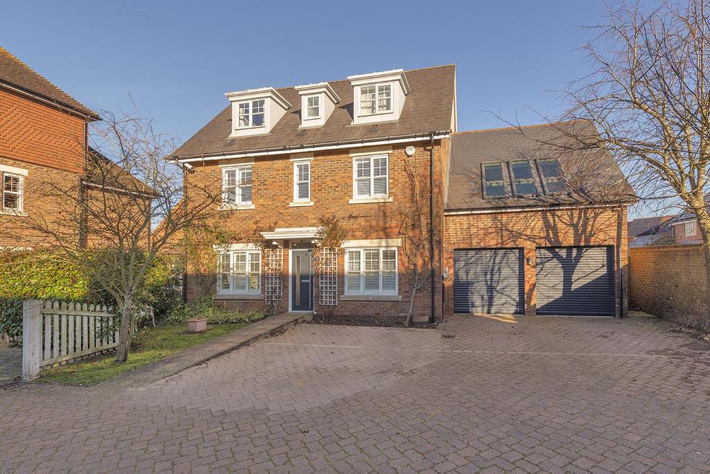 Woodford Grove, Kings Hill, ME19 4BX 5 bed detached house for sale - £ ...