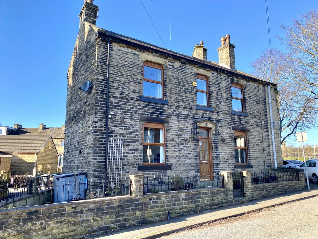 Worthing Head Road Wyke Bradford Bd12 4 Bed Terraced House For Sale