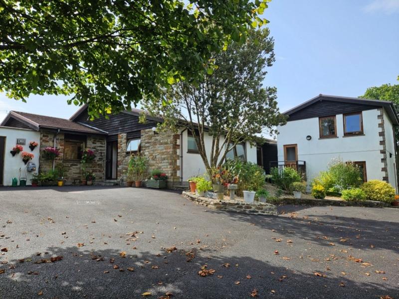 Coldharbour Farm, Castle Canyke Road... 4 bed detached house - £685,000