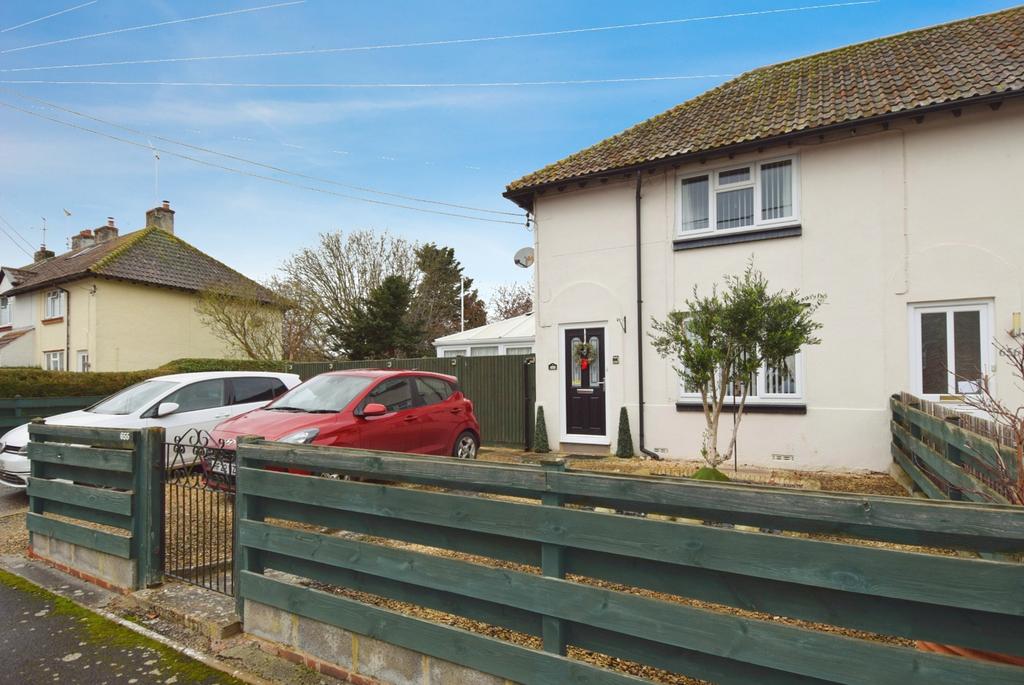 Hales Road, Netheravon, SP4 9QE 2 bed end of terrace house - £275,000