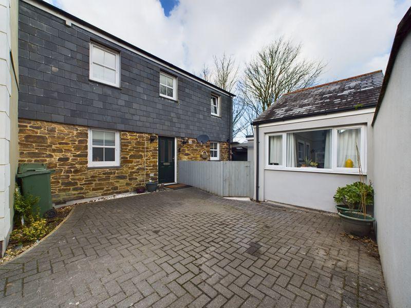 Chyandour, Redruth - Family home with... 4 bed house - £350,000