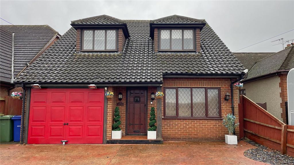 High Road, Fobbing, Essex, SS17 3 bed detached house - £725,000