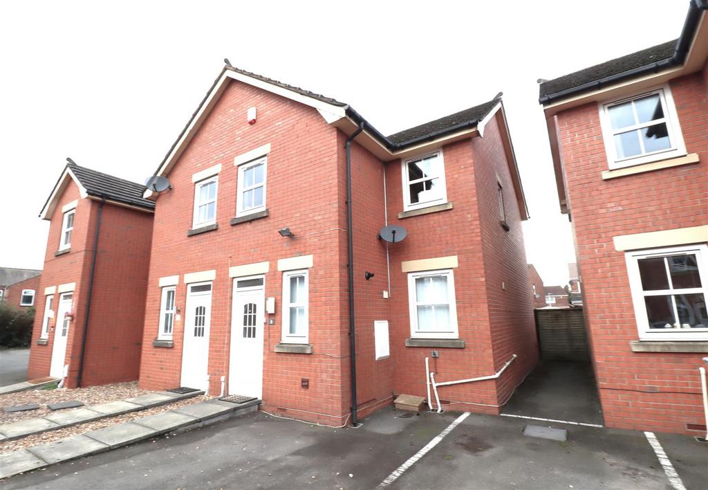 Merchants Court, Crewe 3 bed end of terrace house - £145,000