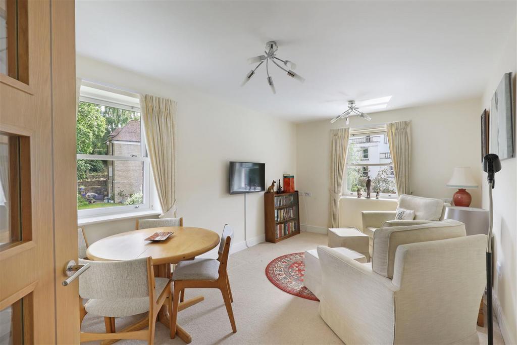 Cartwright Court, 2 Victoria Road... 1 bed apartment - £39,995