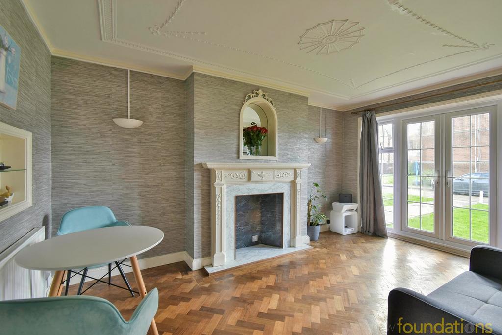 Georgian Close, Bexhill-on-Sea, TN40 2 bed ground floor flat for sale ...