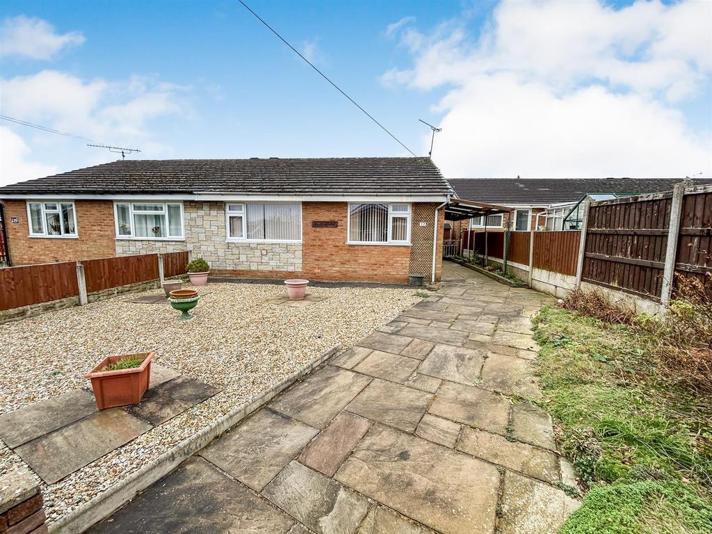 Offa, Chirk, Wrexham 2 bed semi-detached bungalow - £165,000