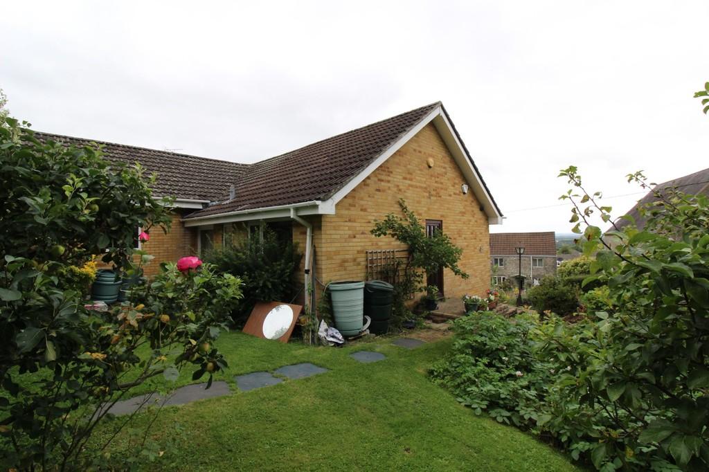 High Street, Swindon SN26 1 bed semi-detached bungalow to rent - £760 ...