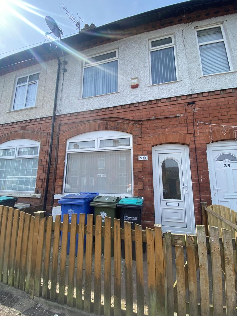 Mansfield, Nottinghamshire NG19 2 bed terraced house to rent - £825 pcm ...