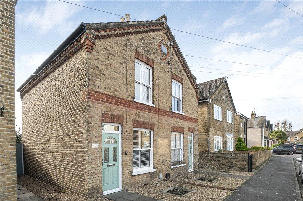 Hythe Road, Staines-upon-Thames... 2 bed semi-detached house - £445,000
