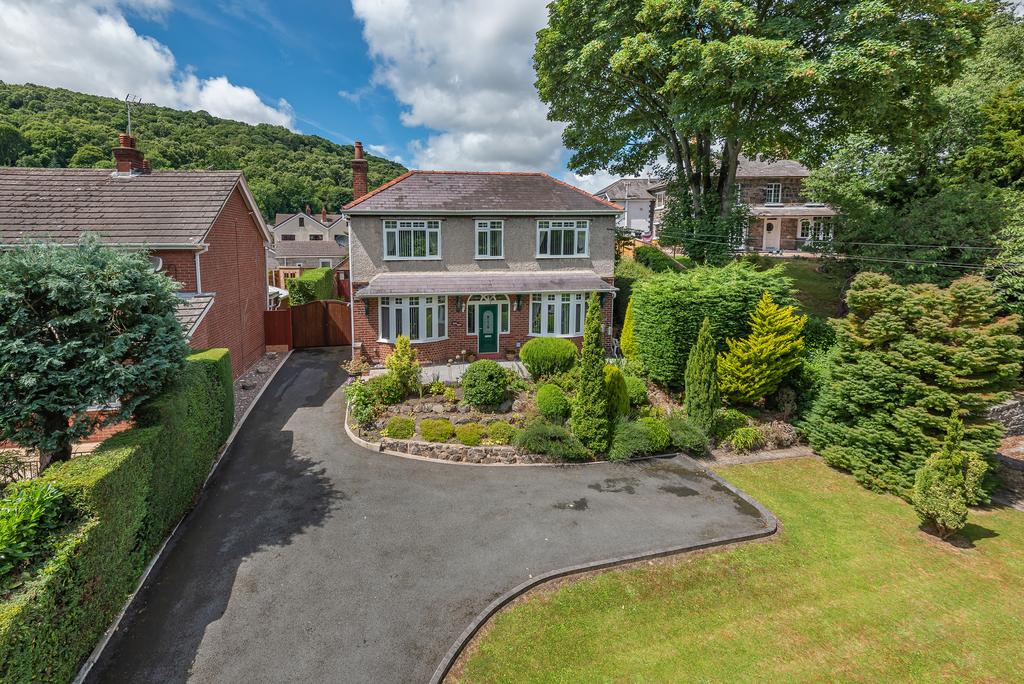 Wrexham Road, Wrexham LL12 4 bed detached house for sale - £350,000