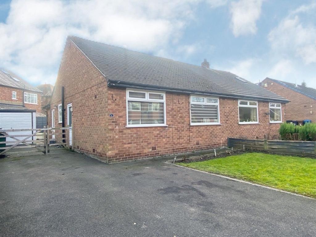Cheadle Hulme Stockport 2 Bed Semi Detached Bungalow For Sale £325 000