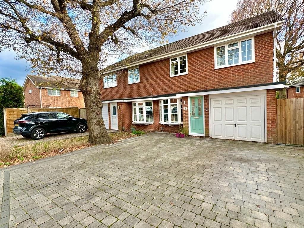 Gloucester Close, Camberley GU16 3 bed semi-detached house - £489,950