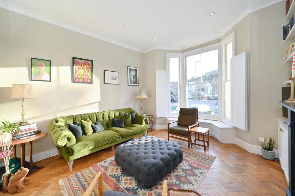 Lauriston Road, London E9 3 bed apartment - £1,050,000