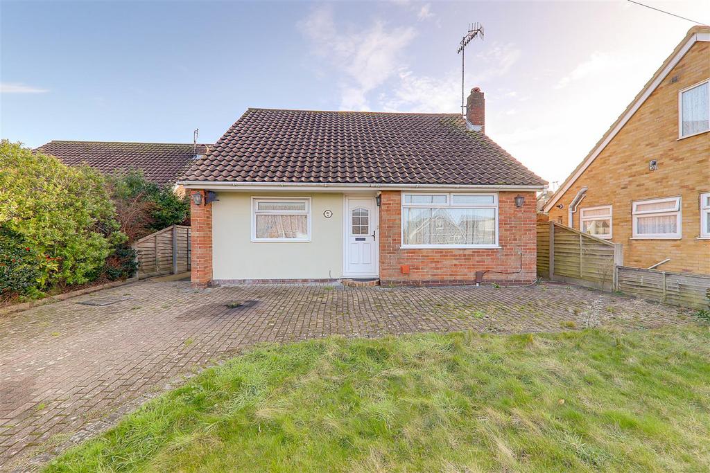 Ullswater Road, Sompting, BN15 3 bed chalet for sale - £425,000