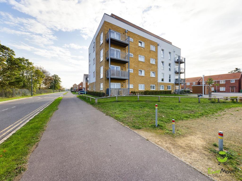 ORMEROD POINT, 39 RUBY TUESDAY DRIVE... 2 bed apartment - £240,000