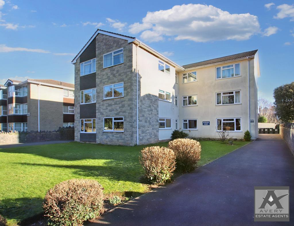 Clarence Road East, BS23 2 bed flat - £165,000