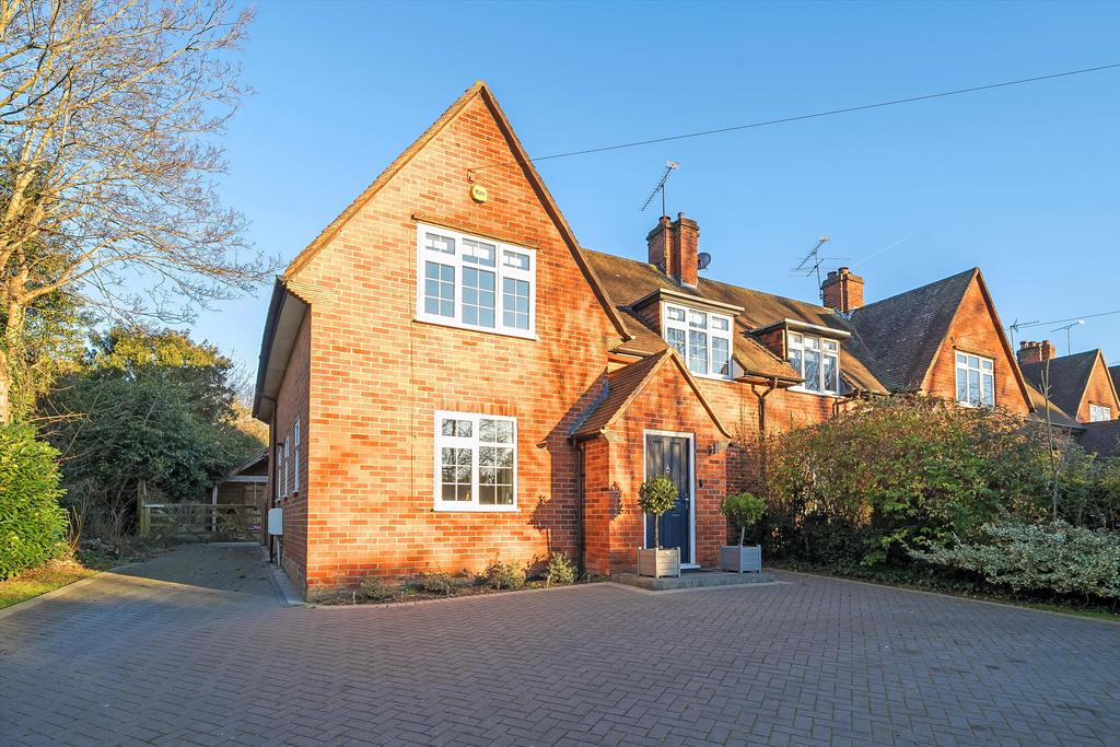 Pound Lane, Sonning, Reading... 4 bed semi-detached house - £875,000