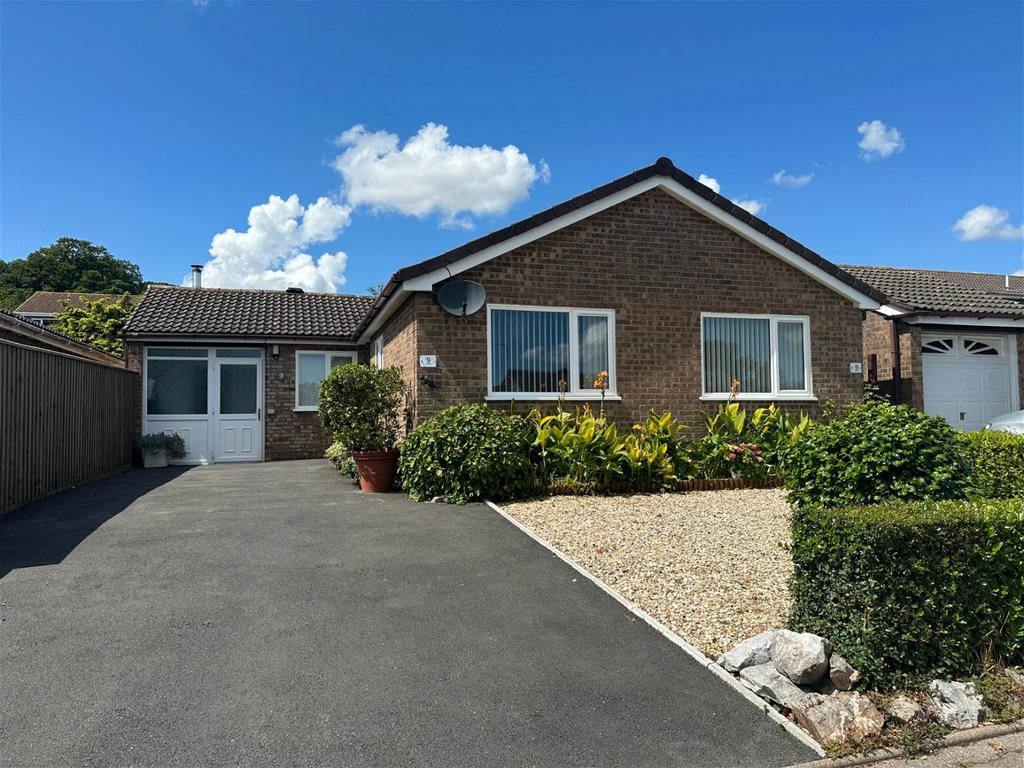 Silverdale, Exmouth, EX8 4NB 3 bed detached bungalow - £400,000