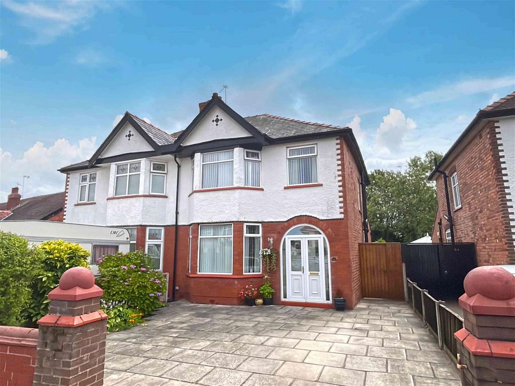 Cleveleys Road, Southport PR9 3 bed semi-detached house - £280,000